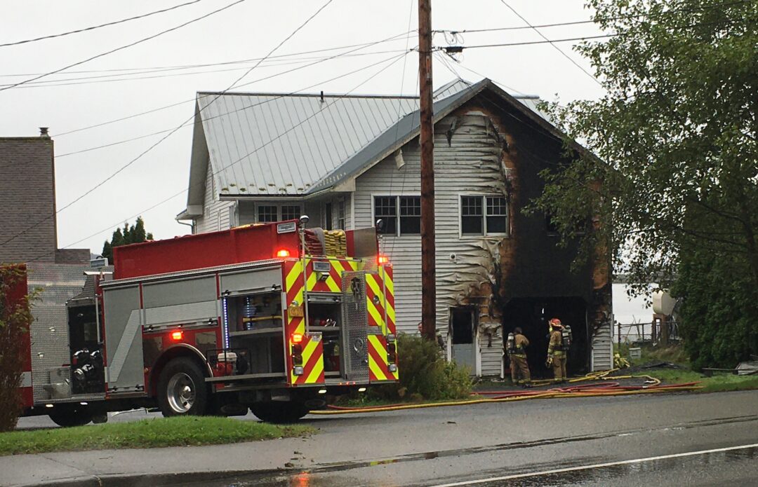 No one injured (and cat rescued!) as rapidly-spreading fire burns a ...
