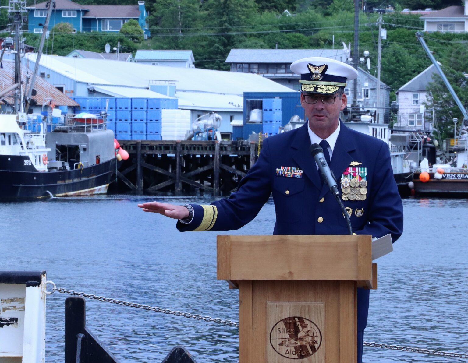 USCG Cutter Kukui's new captain welcomed in onboard ceremony - KCAW