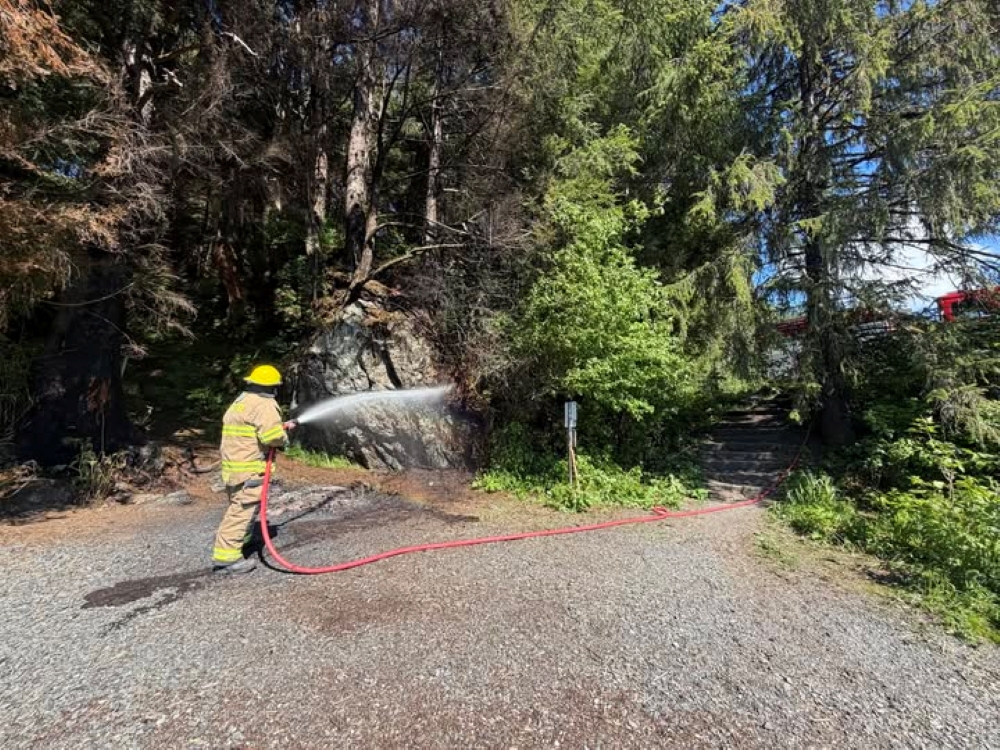 Firefighters stamp out brush fire near Starrigavan Campground - KCAW